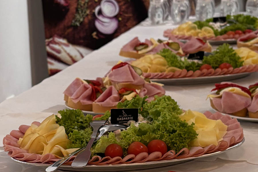 Silvestrovské pohostenie - Zensky Web